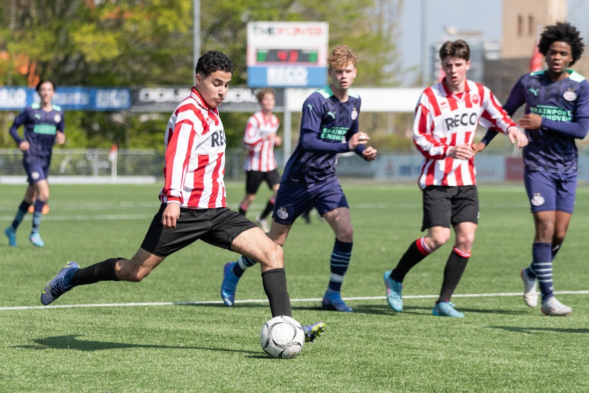 Bijna stunt AB o17 tegen PSV o17 | Alphense Boys