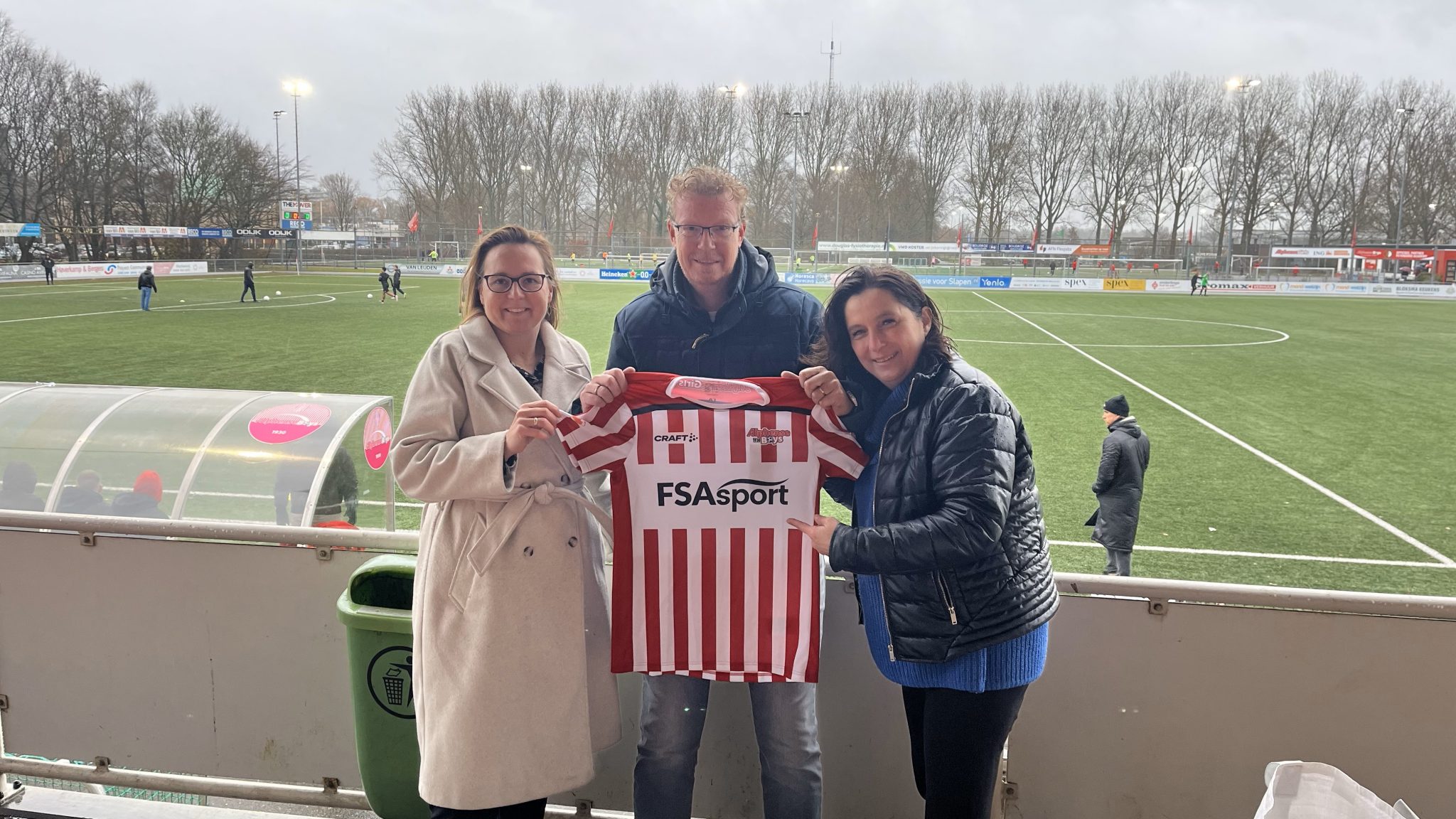 Alphense Girls heeft nieuwe kledingplan | Alphense Boys