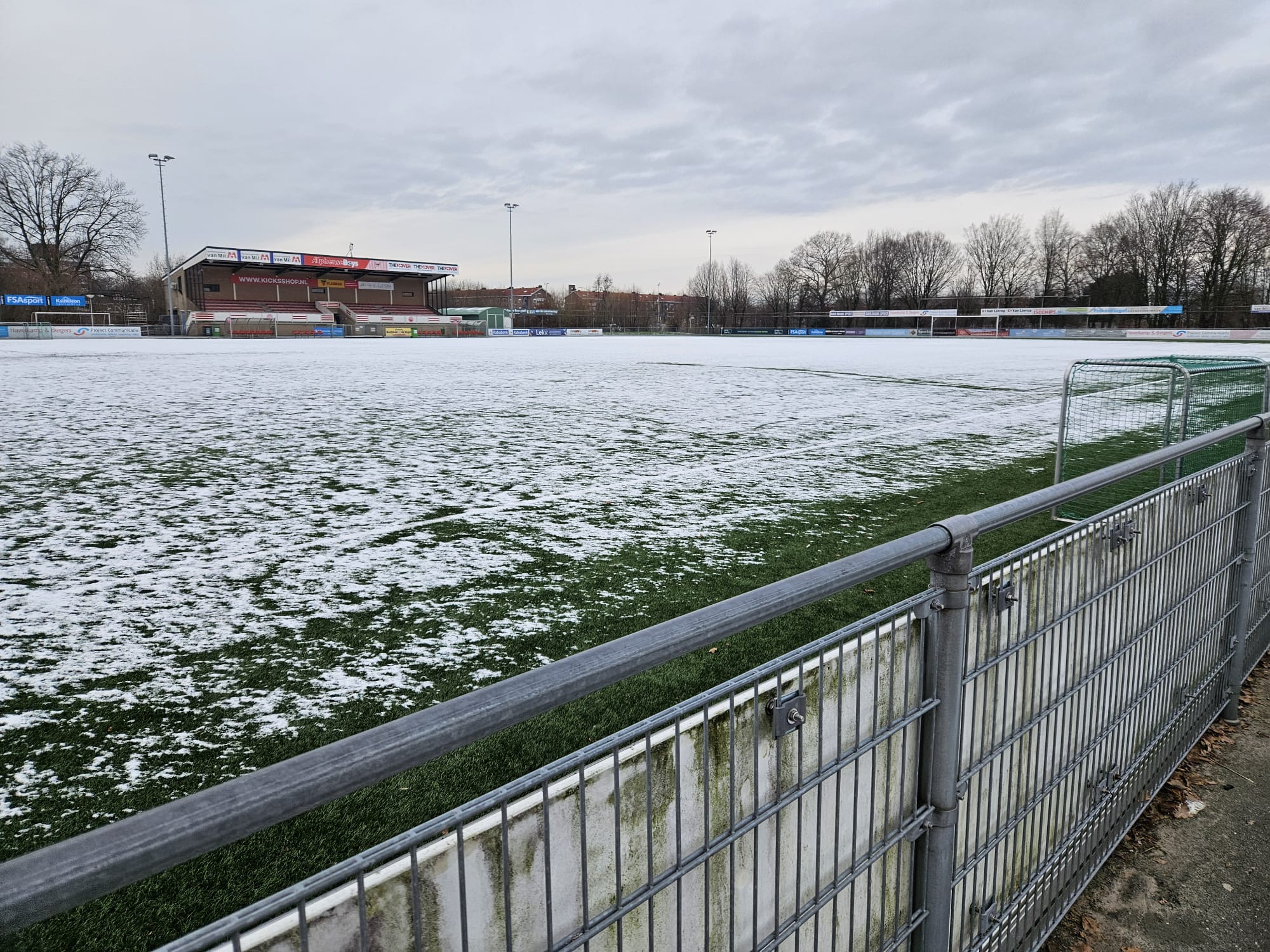 Alle velden zijn ook voor vandaag (19-01) en de rest van het weekend ...